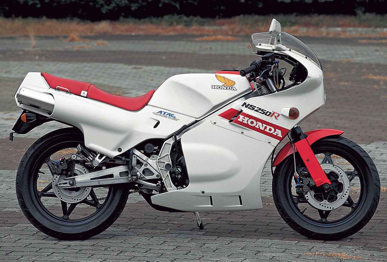 「NS250R」(MC11) ホンダ2スト250の意地とロスマンズカラーの優美 -1984〜1986年- 【心に残る日本のバイク遺産】2 ...