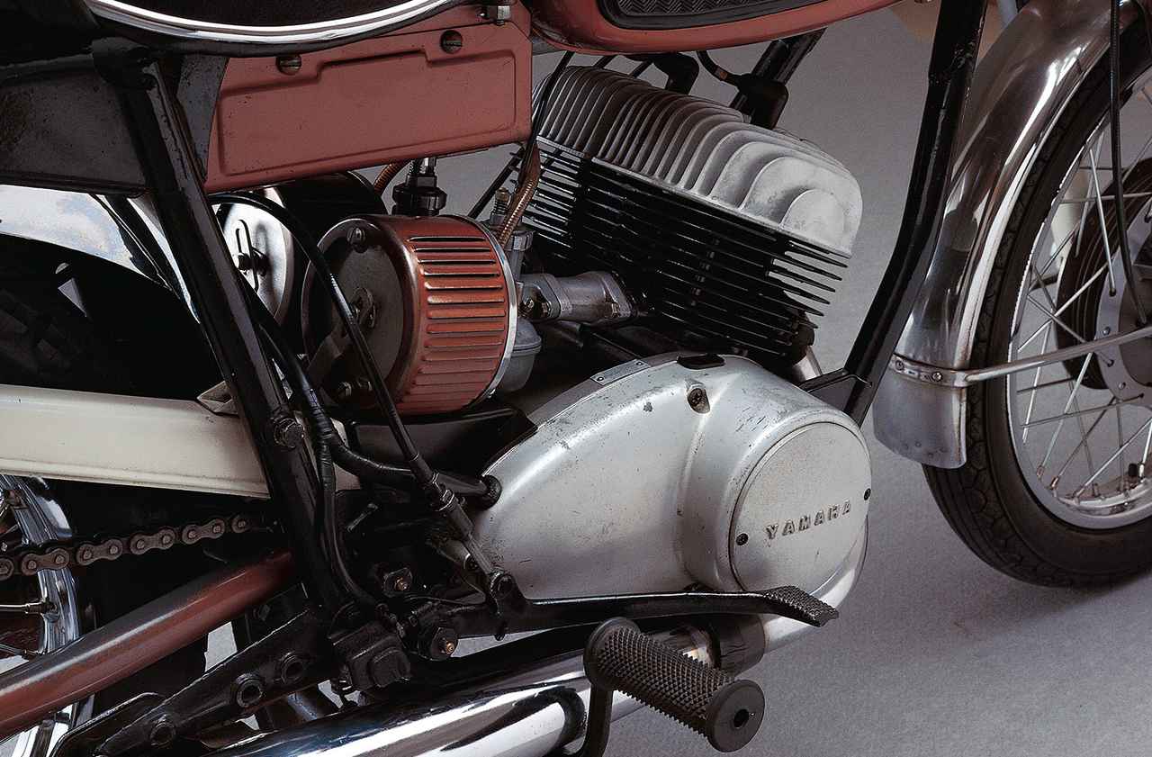 YAMAHA 浅間火山を駆け抜けたYDレーサーの市販車「YDS-1」-1959〜1962年-【心に残る日本のバイク遺産】2サイクル250cc史 編 - webオートバイ