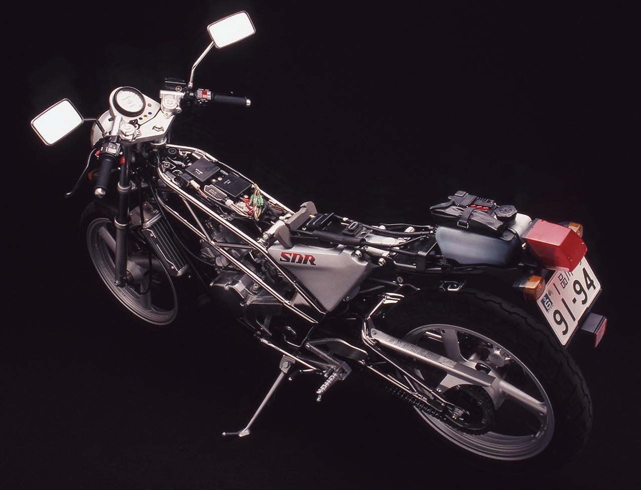 YAMAHA「SDR」200ccの2スト単気筒ワインディングスペシャル -1987年-【心に残る日本のバイク遺産】2サイクル250cc史 編 - webオートバイ