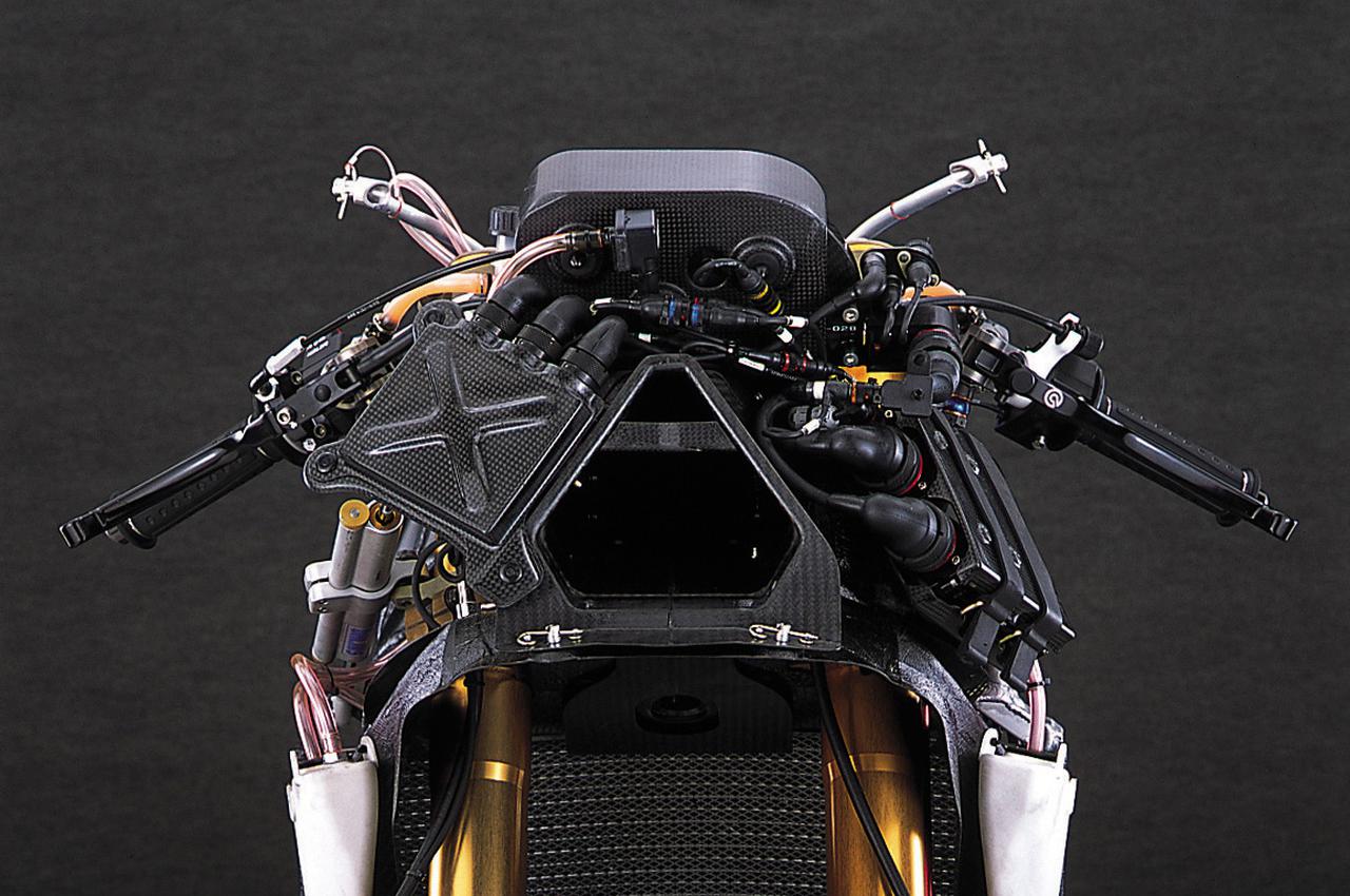 【MotoGP創成期】SUZUKI GSV-R（2006）徹底解剖 「990㏄時代最後の2006年型GSV-R」 - webオートバイ