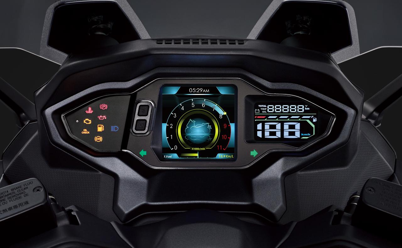 【新車】SYMの次世代フラッグシップスクーター「MAXSYM TL」が日本上陸！ 初の水冷2気筒465ccエンジンを搭載したスポーツスクーターが登場！ - webオートバイ