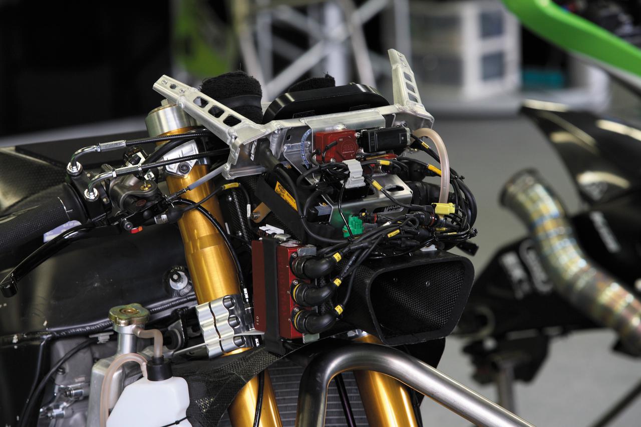 【MotoGP創成期】KAWASAKI Ninja ZX-RR（2006）徹底解剖 「カワサキワークスMotoGP参戦時代のZX-RR ...