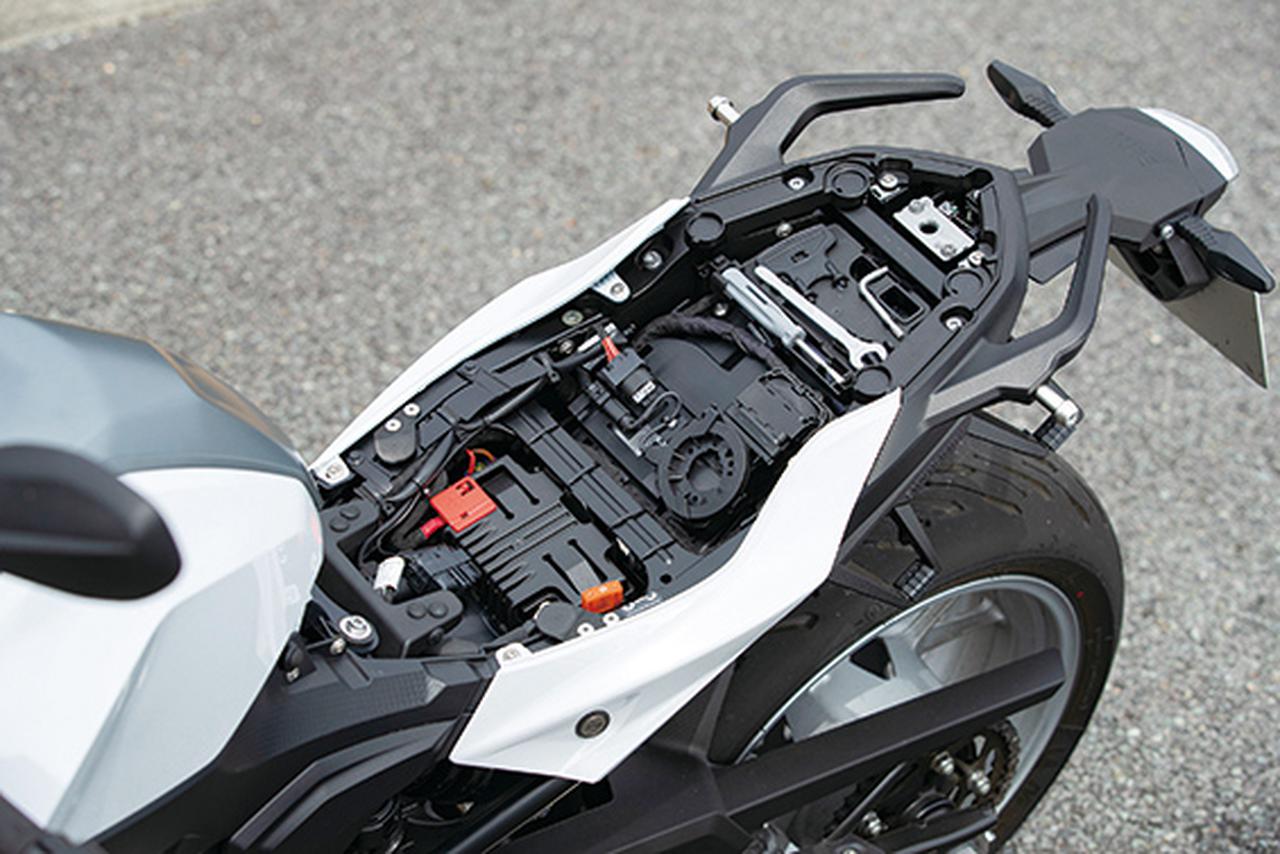 BMW「F900R」「F900XR」比較インプレ（2020年）エンジン＆車体一新で激進化！ 走りが光るミドルスポーツ (2/2) - webオートバイ