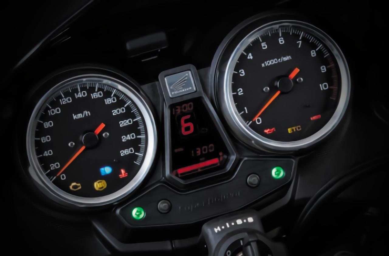 ホンダでもっとも高価なネイキッドバイク「CB1300SF SP」を伊藤真一さんがインプレ！ 特別仕様車「SP」の魅力を徹底解説 (2/2 ...