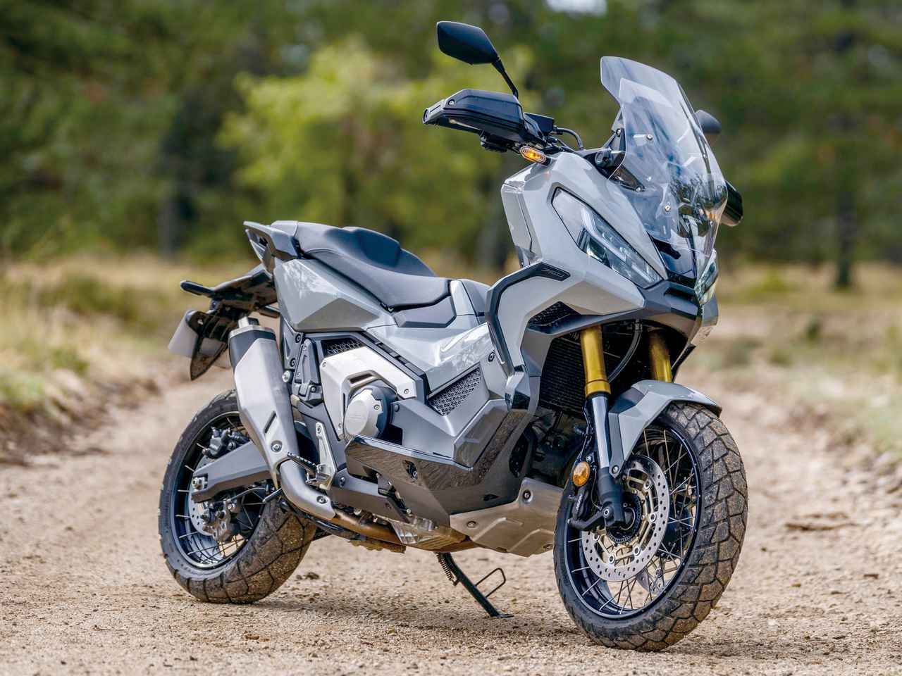 ホンダ新型「X-ADV」を解説！ ワイルドさと高機能に磨きをかけた大型ATアドベンチャーバイクの2021年モデル - webオートバイ