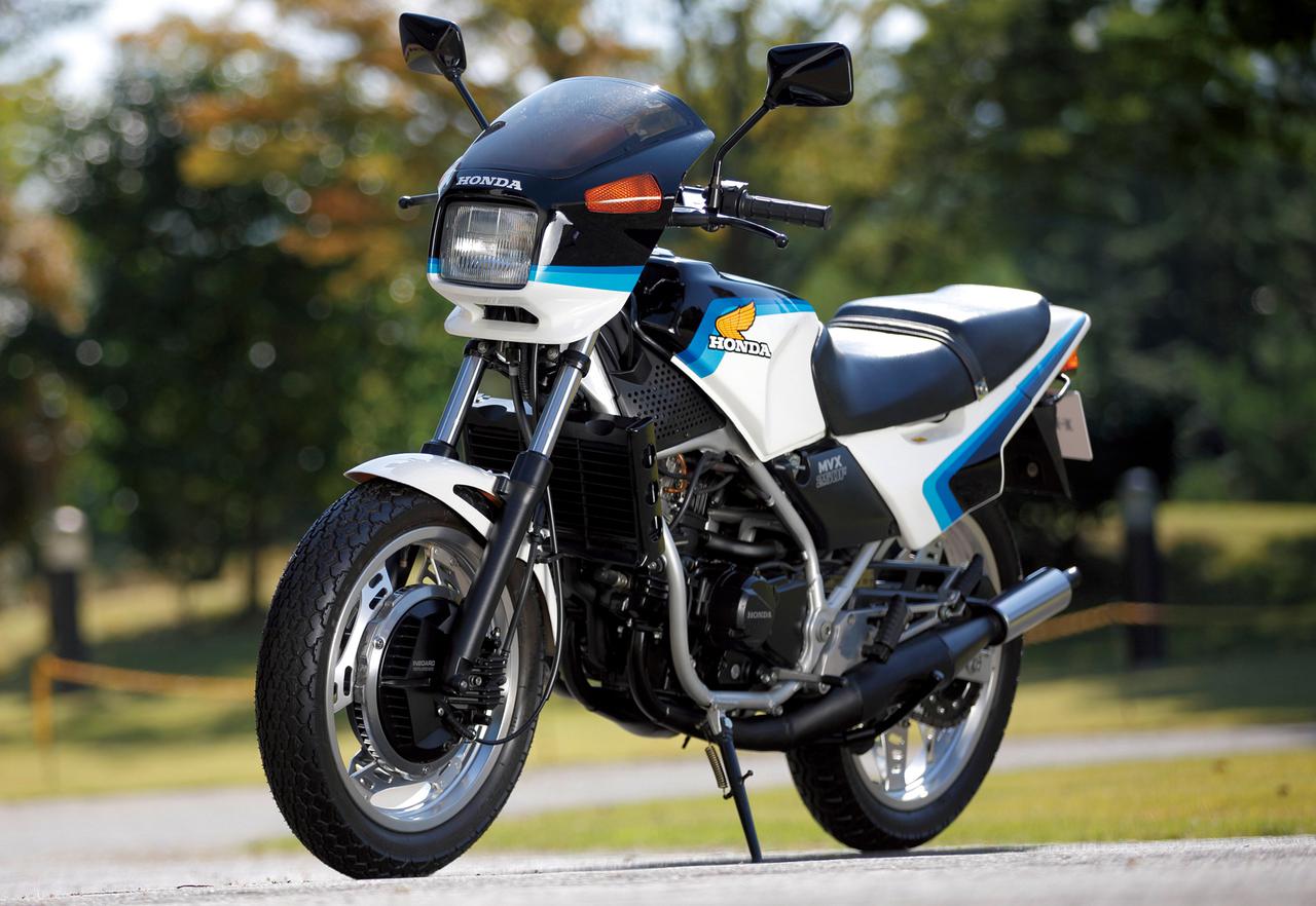 ホンダ「MVX250F」歴史解説｜250cc・3気筒の2ストロークスポーツ - webオートバイ