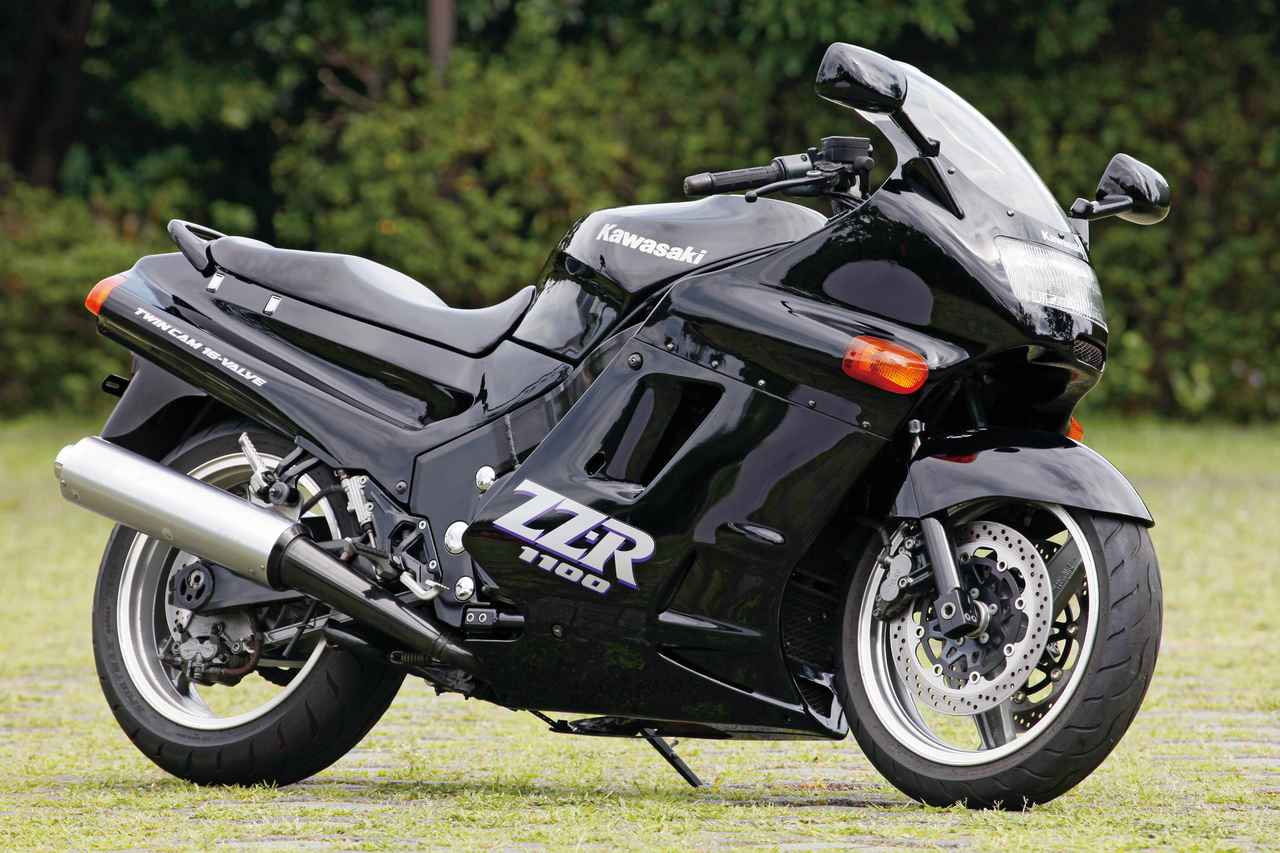 カワサキ「ZZ-R1100」を解説｜1990年代の逆輸入車ビッグバイクブームを牽引した当時の最速マシン - webオートバイ