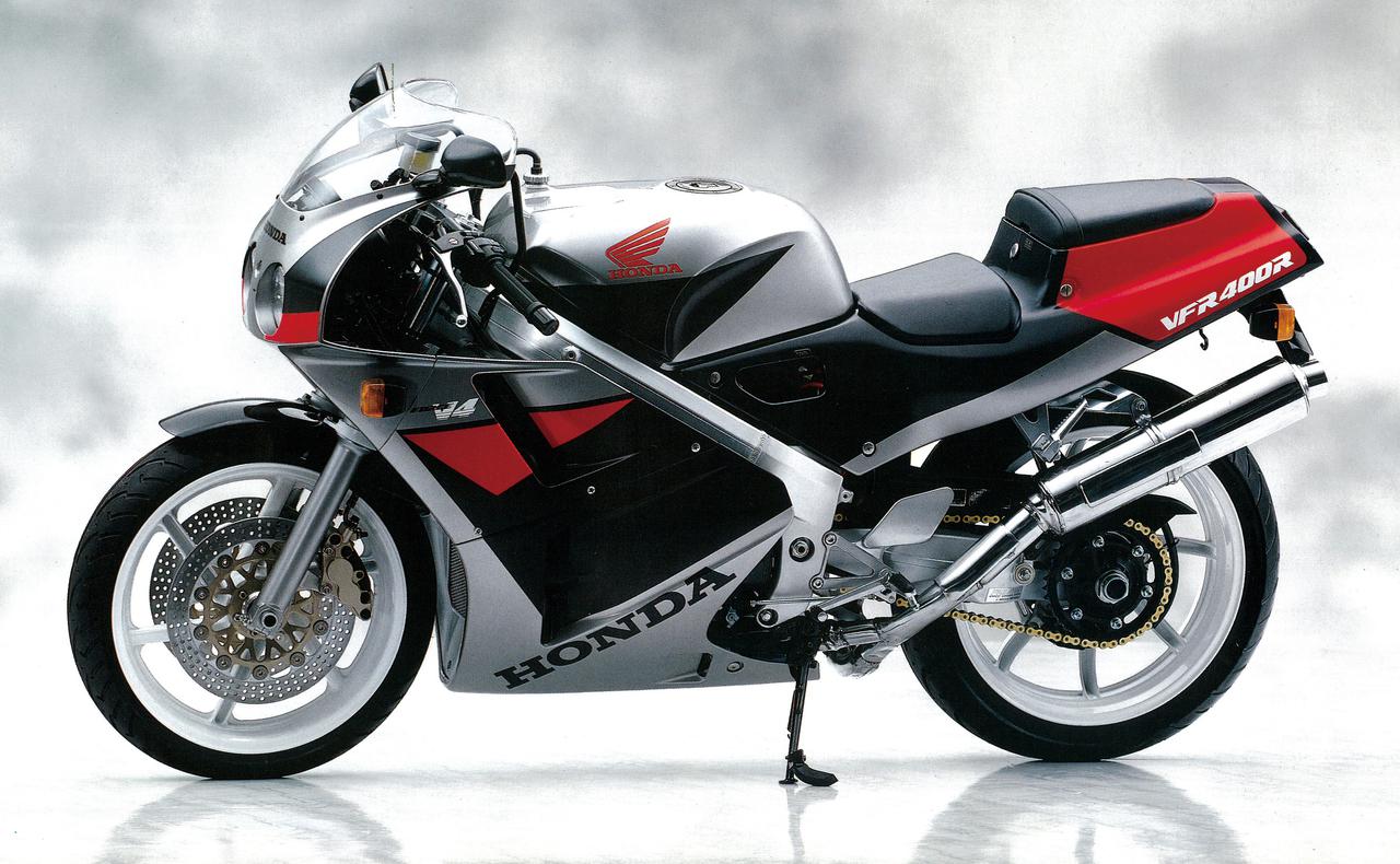 ホンダ「VFR400R」を解説｜1980年代後半、中免ライダーたちの憧れの的となったハイスペック・レプリカマシン - webオートバイ