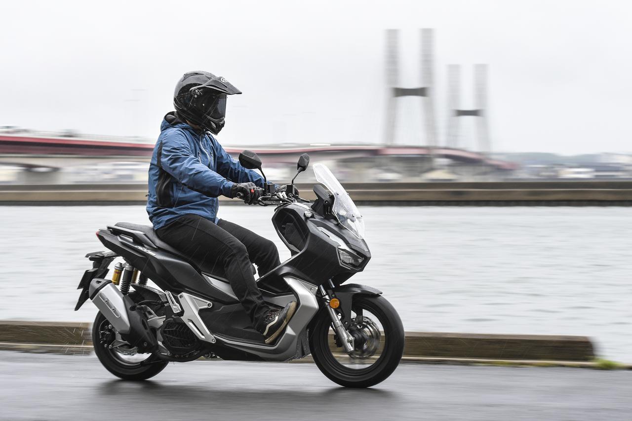 ホンダ「ADV150」通勤インプレ｜1カ月間の街乗りで分かった走行性能・使い勝手などをレポート（2021年） (1/2) - webオートバイ