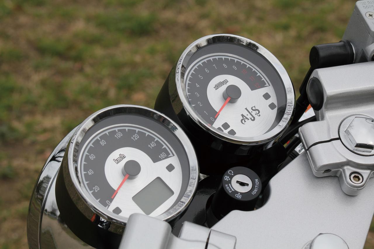 バイクメーカー「AJS」とは？ 英国発の125ccがかなえる、おしゃれで楽しい原付二種ライフ - webオートバイ