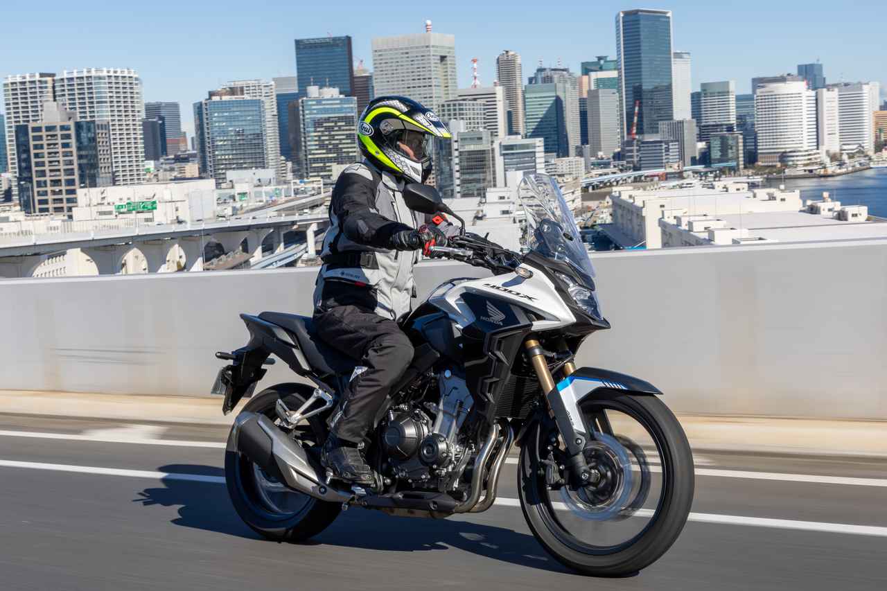 ホンダ「400X」インプレ（2022年）新型は高速道路走行がいっそう快適に！ ツーリング性能を向上させた充実のモデルチェンジ (1/2) - webオートバイ
