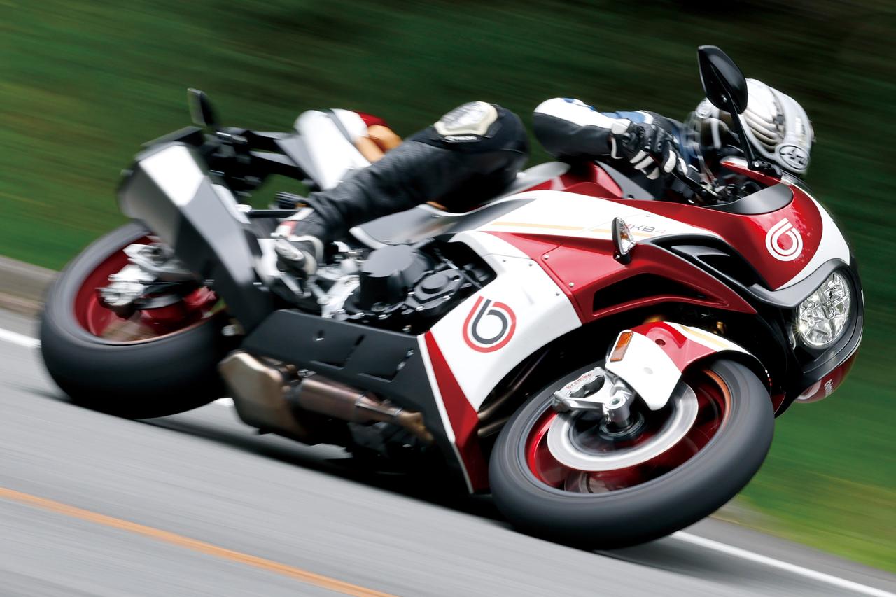 ビモータが「KB4 RC」の最新モデルを公開！ プレミアムスポーツ「KB4」のネイキッド版、より精悍さを増してついに市販化へ？ - webオートバイ