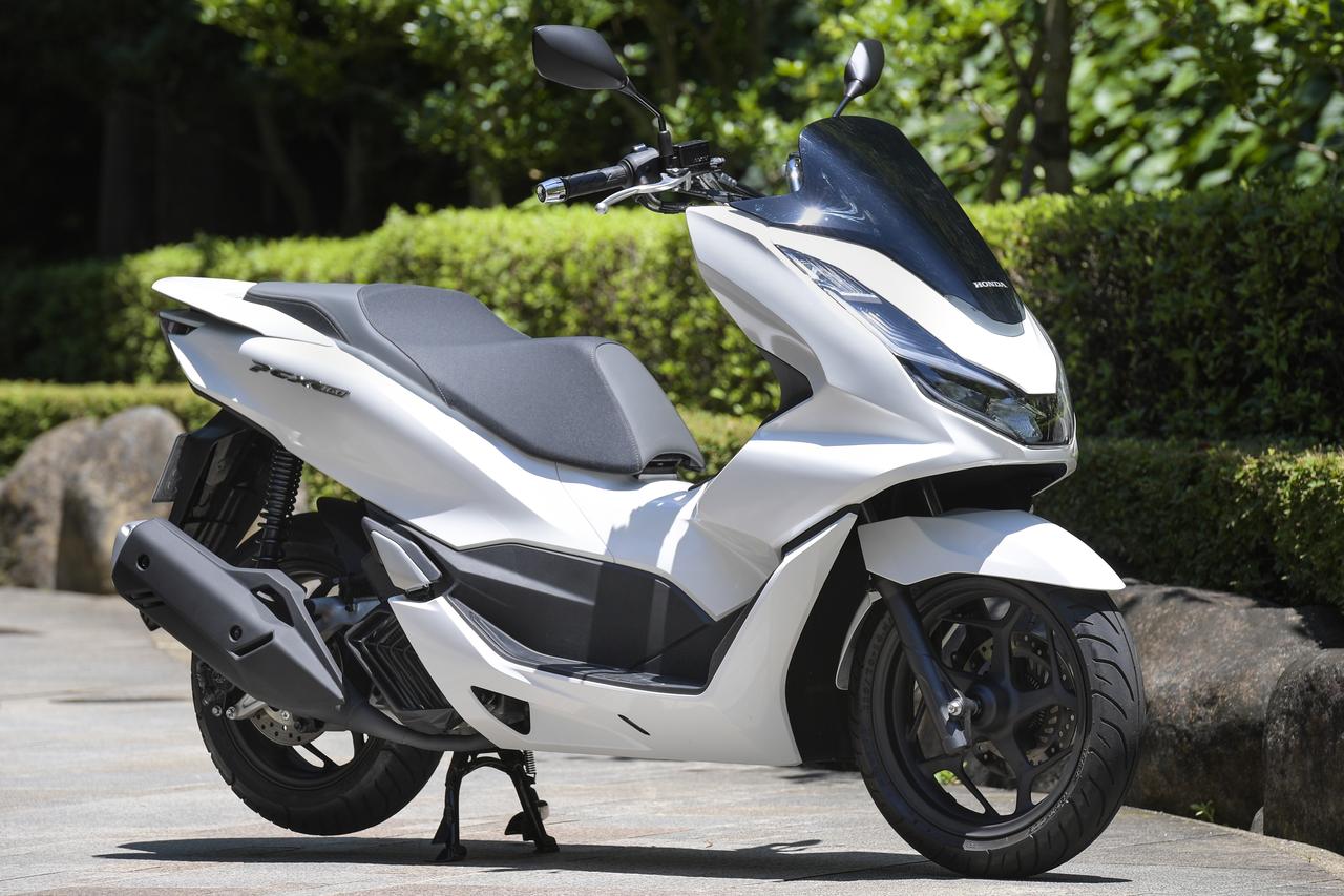 ホンダ「PCX160」通勤インプレ｜1カ月間800km試乗！ 高速道路と一般道でそれぞれ燃費を計測、使い勝手をレビュー（2022年） (1/2) - webオートバイ