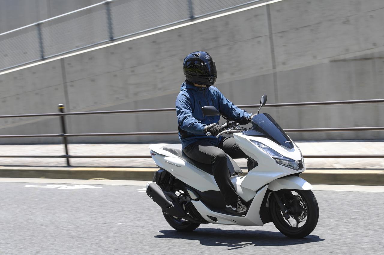 ホンダ「PCX160」通勤インプレ｜1カ月間800km試乗！ 高速道路と一般道でそれぞれ燃費を計測、使い勝手をレビュー（2022年） (1/2 ...