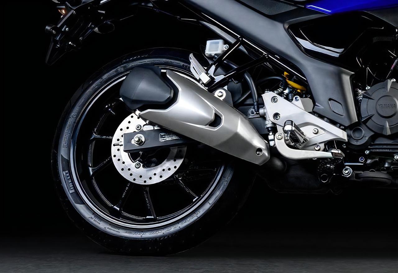 ヤマハ「フェーザーFZ15 ABS」｜地球の裏側で展開される熾烈な販売競争の果て？ ライバルを叩き潰すためには手段を選ばない！ 【小松信夫の気 ...