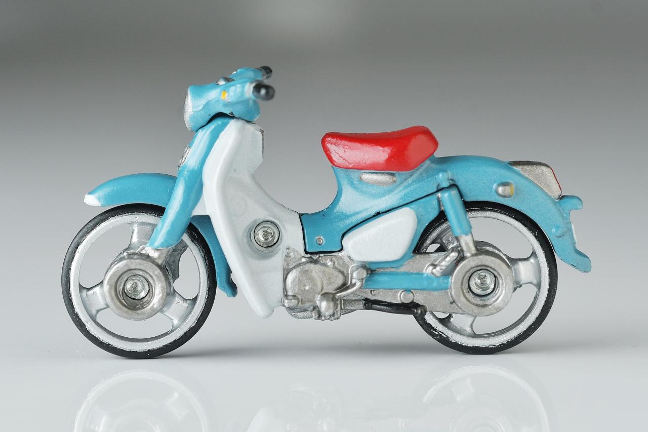 HotWheel（ホットウィール）のスーパーカブC125を改造してみた。リペイントで自分好みなC125にしてしまうぞ。〈若林浩志のスーパー・カブカブ・ダイアリーズ Vol.169〉 - web ...
