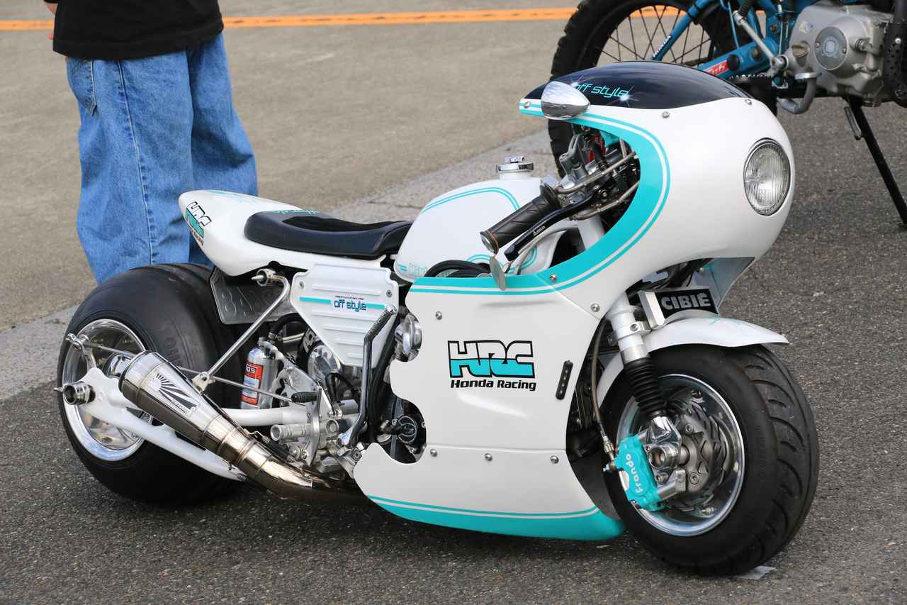 4ミニ大好き山ノ井が「ENJOY 4MINI 2022」で見つけた超絶カスタムマシン紹介 Vol.1 - webオートバイ