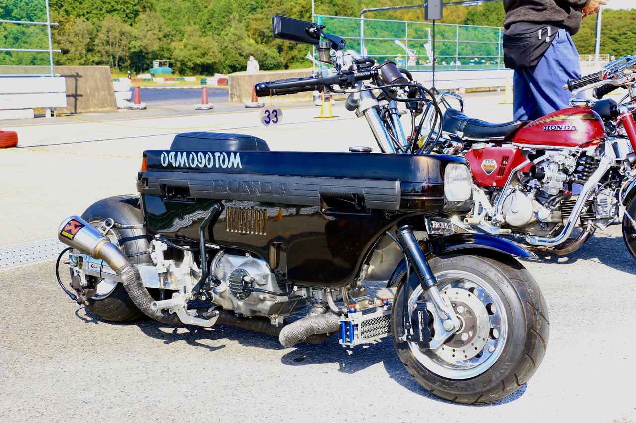 4ミニ大好き山ノ井が「ENJOY 4MINI 2022」で見つけた超絶カスタムマシン紹介 Vol.4 - webオートバイ