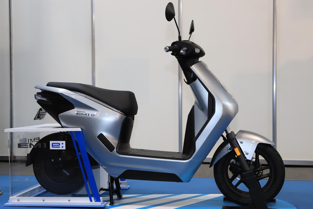 【大阪モーターサイクルショー2023速報】ホンダ編｜「XL750トランザルプ」「CL250」「EM1 e:」などを展示 - webオートバイ