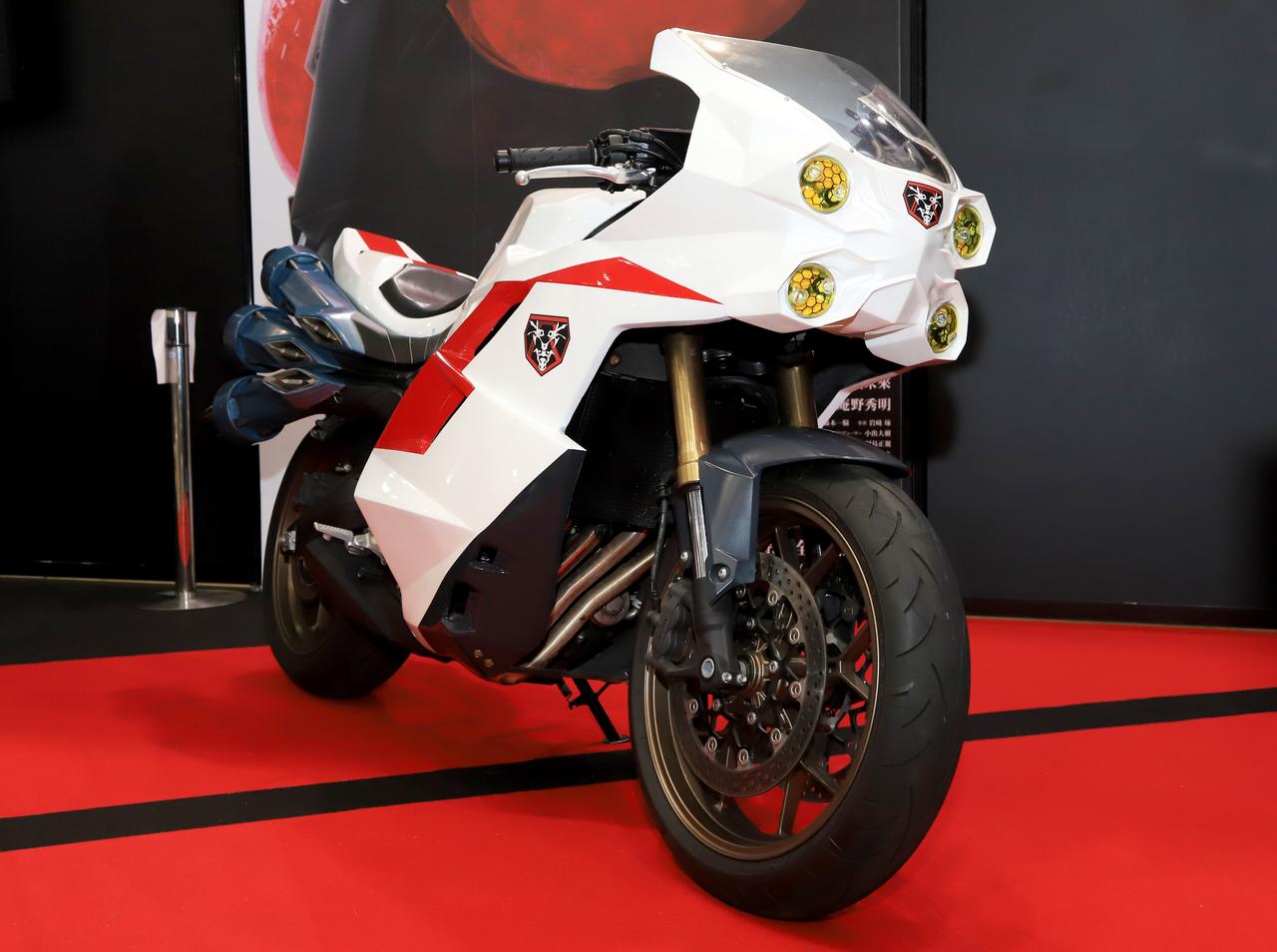 『シン・仮面ライダー』のバイク「サイクロン号」を撮った！ ベースとなった車種は分かるかな？ (1/2) - webオートバイ