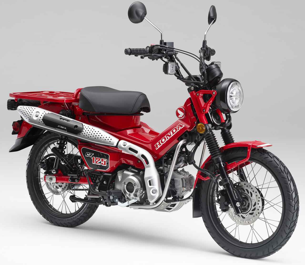 【比較】ホンダ新旧「CT125・ハンターカブ」JA55とJA65の違い｜変わっていないようで実はいろいろ変わっている - webオートバイ
