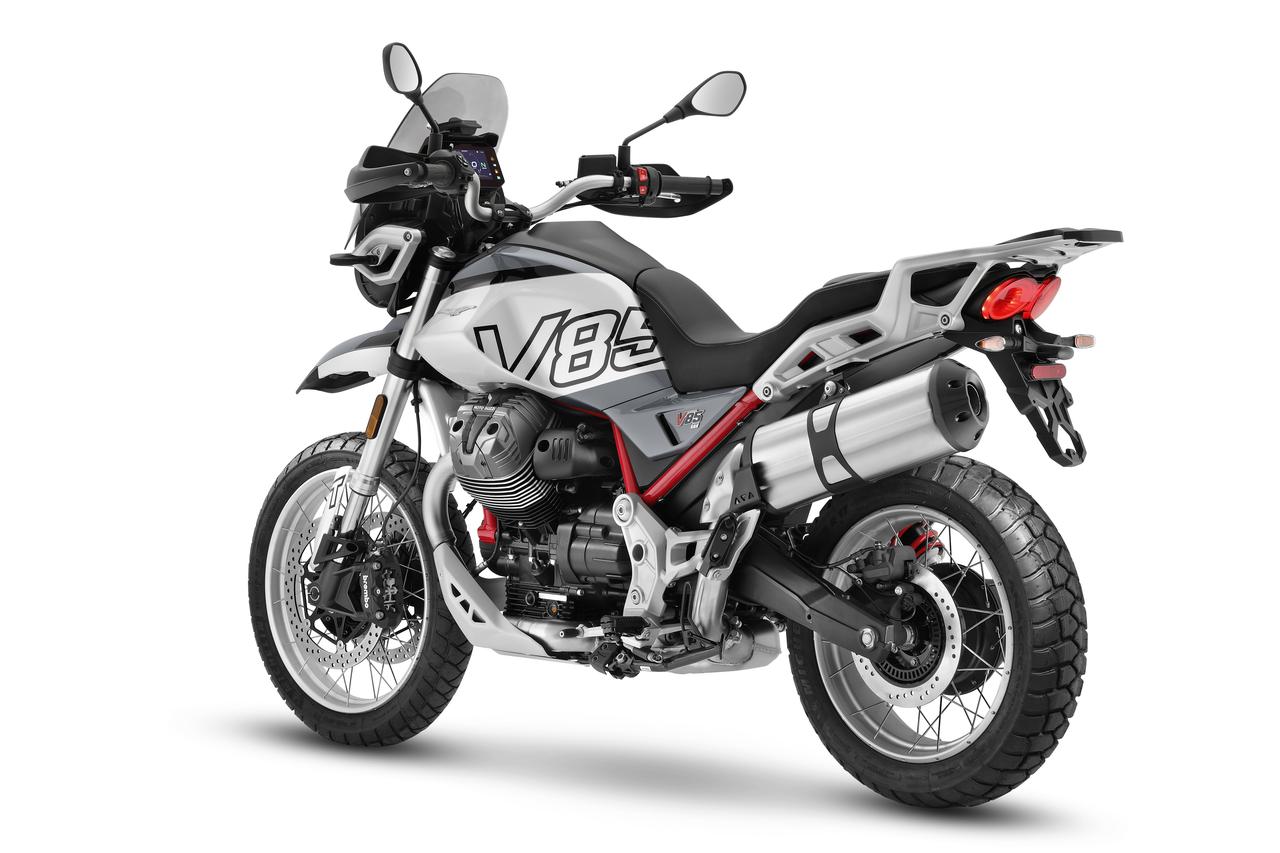 モト・グッツィが新型「V85 TT」を発表！ 空冷縦置きV型2気筒エンジンに改良を施してパワーアップ【2024速報】 - webオートバイ