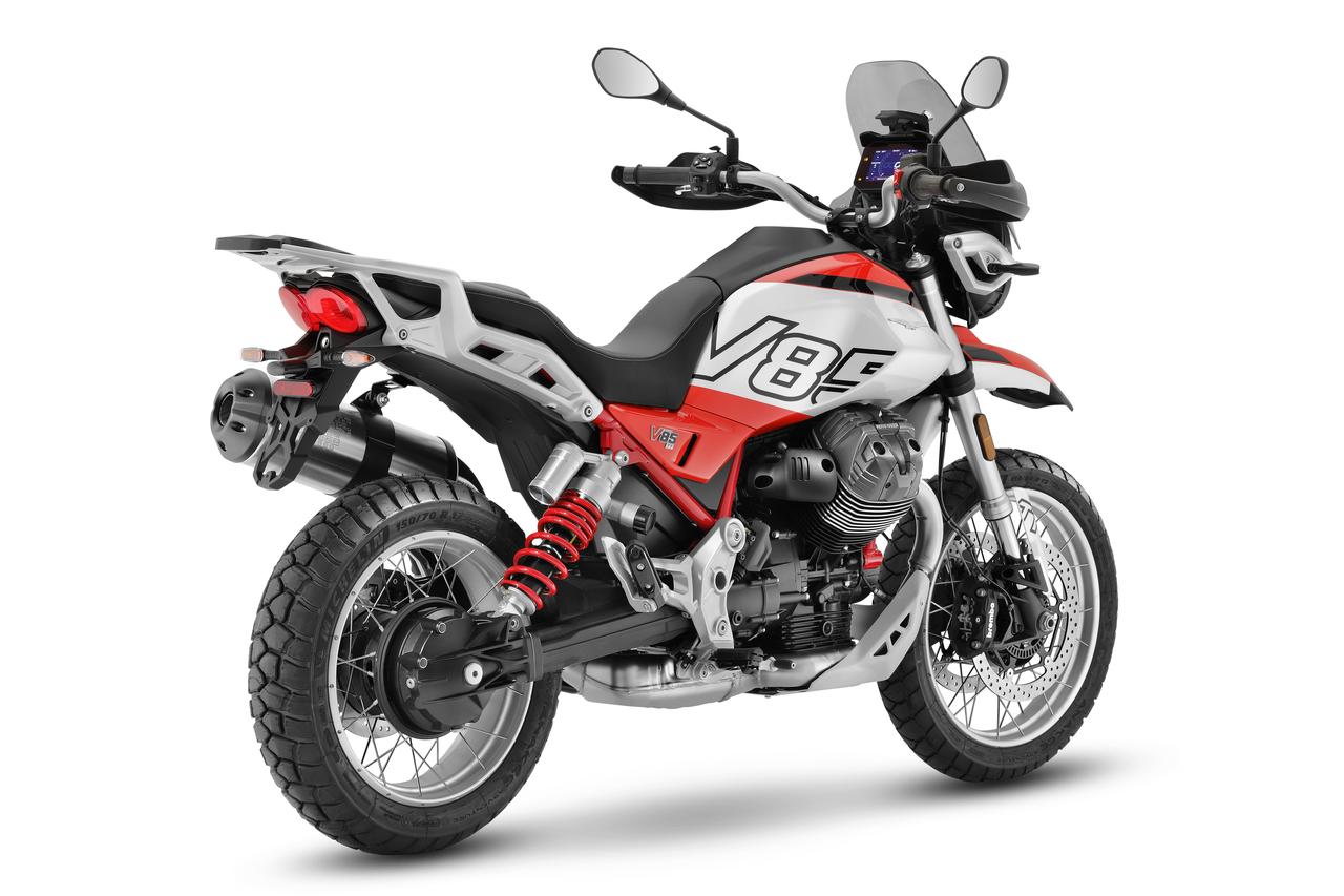 モト・グッツィが新型「V85 TT」を発表！ 空冷縦置きV型2気筒エンジンに改良を施してパワーアップ【2024速報】 - webオートバイ