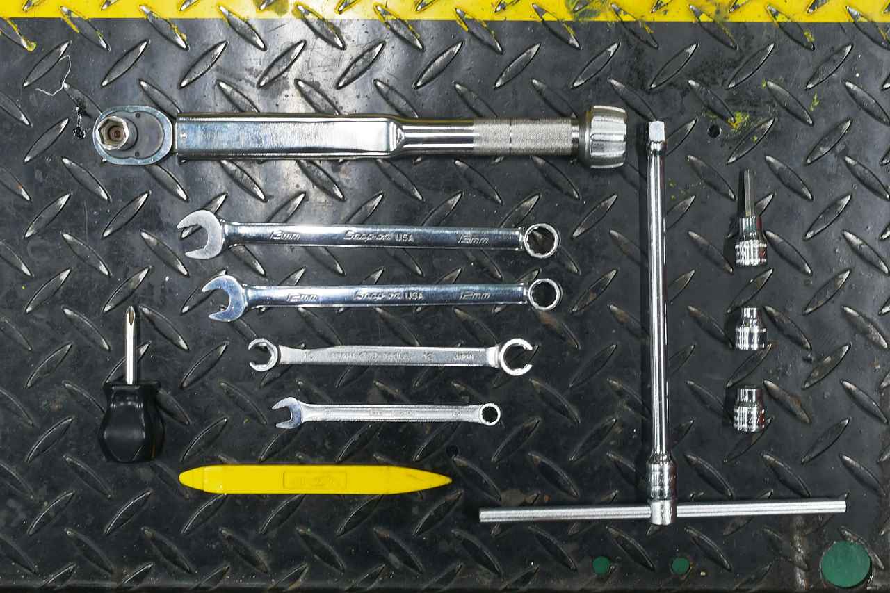 ステンメッシュホースといえばSWAGE-LINE（スウェッジライン）。ハンターカブのブレーキタッチを改善しつつ、ハイクオリティなスタイルを実現するぞ。〈若林浩志のスーパー・カブカブ・ダイ ...