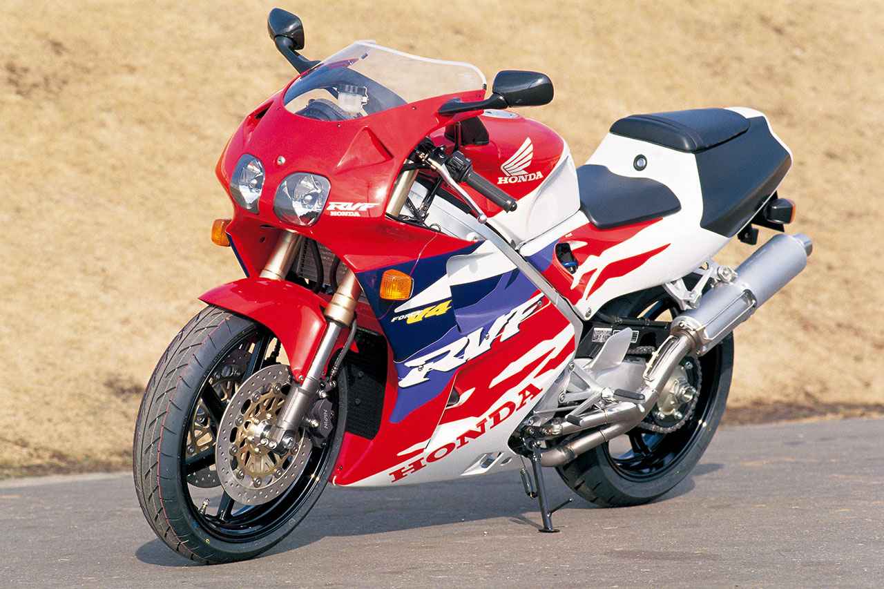 ホンダ「RVF」1994年｜レプリカブームのトリを飾った400ccハイメカV4スポーツ【絶版名車解説】 - webオートバイ