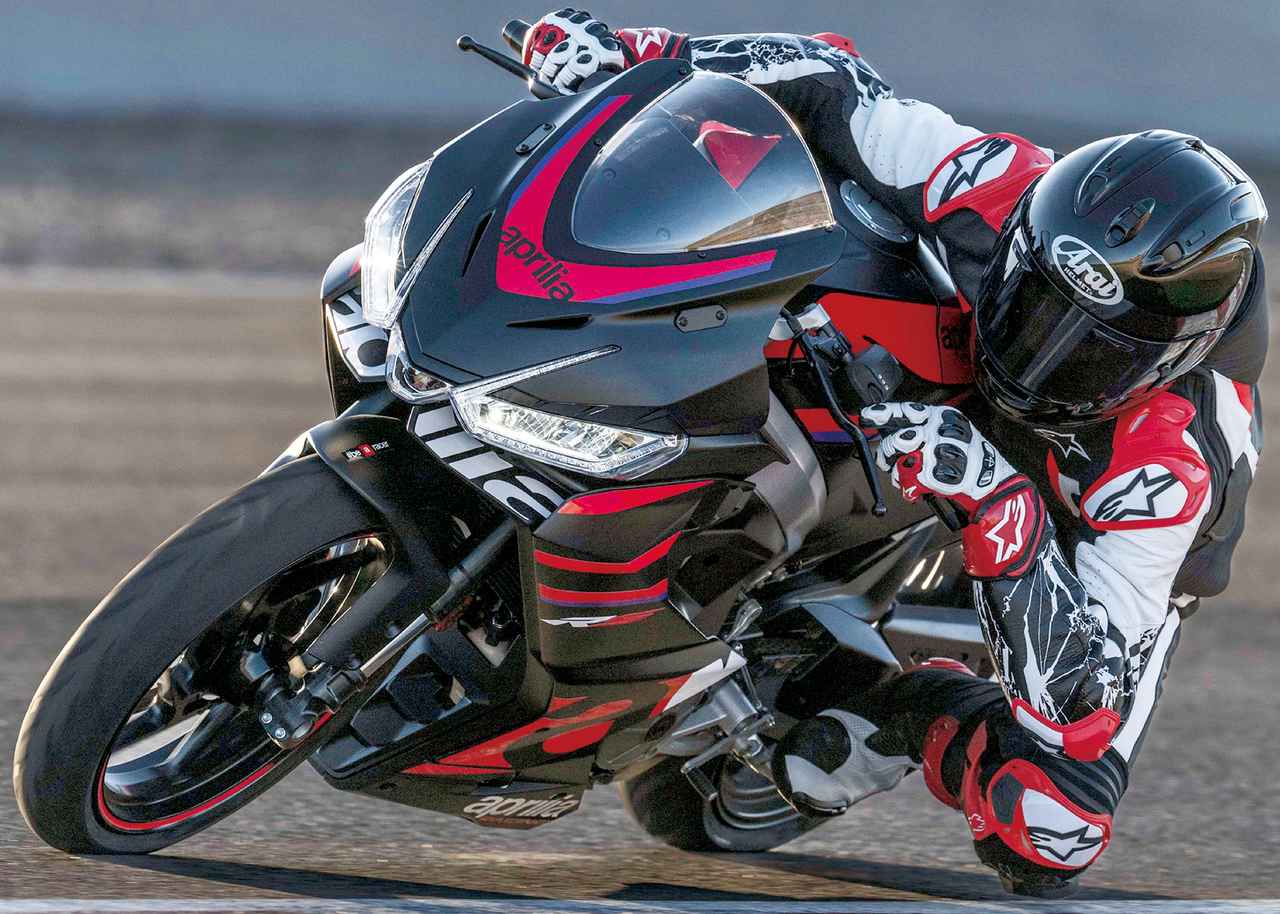 アプリリア「RS457」解説｜新開発のツインエンジン搭載！ 魅力満載のライトウエイト・スーパースポーツ (1/2) - webオートバイ