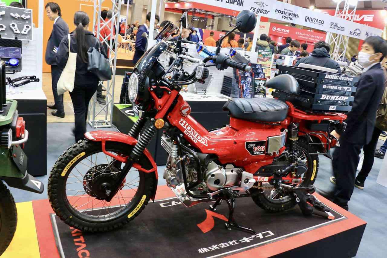 ホンダ「CT125・ハンターカブ（JA55）」用のDOHCヘッドが登場!? キタコが東京MCS2024で公開したカスタムCT125を紹介 - webオートバイ