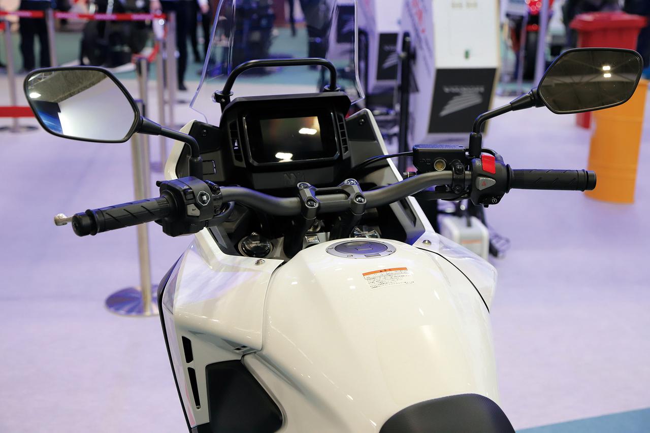 「NX400」と「400X」を徹底比較！ ホンダ製400ccアドベンチャーバイクの進化したポイントをチェック - webオートバイ