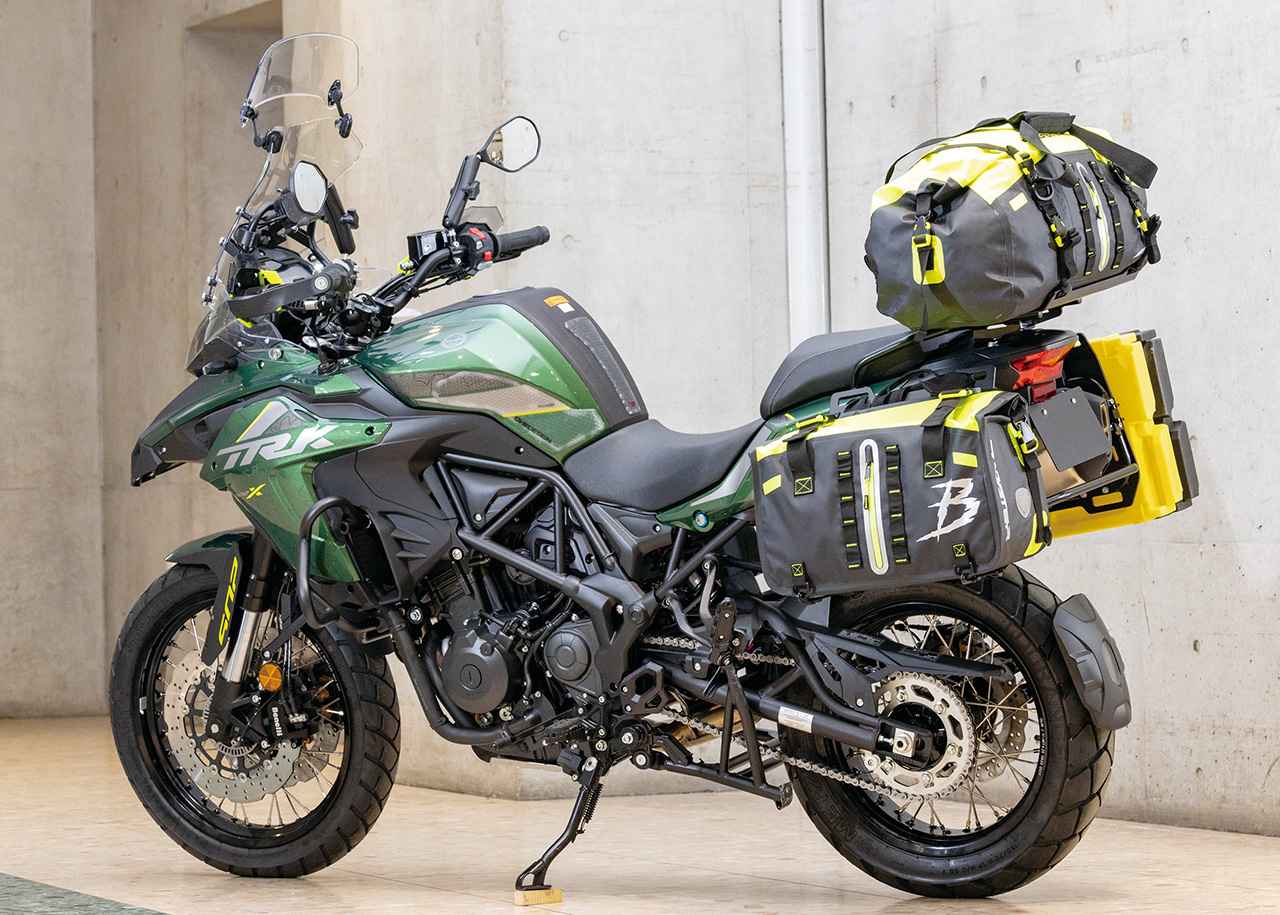 ベネリ「TRK502X」をよりいっそうワイルドに！ プロトがカスタムした“オーバーランドスタイル” - webオートバイ
