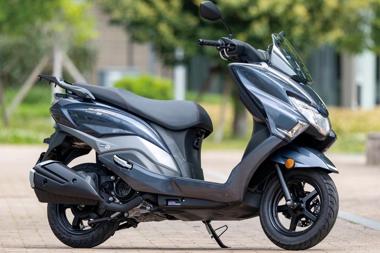 スズキ「バーグマンストリート125EX」を解説（2024年）｜使い勝手のよさと高級感を両立した125ccスクーター【JAPAN BIKE OF THE YEAR 2024 モニター車両紹介 C ...