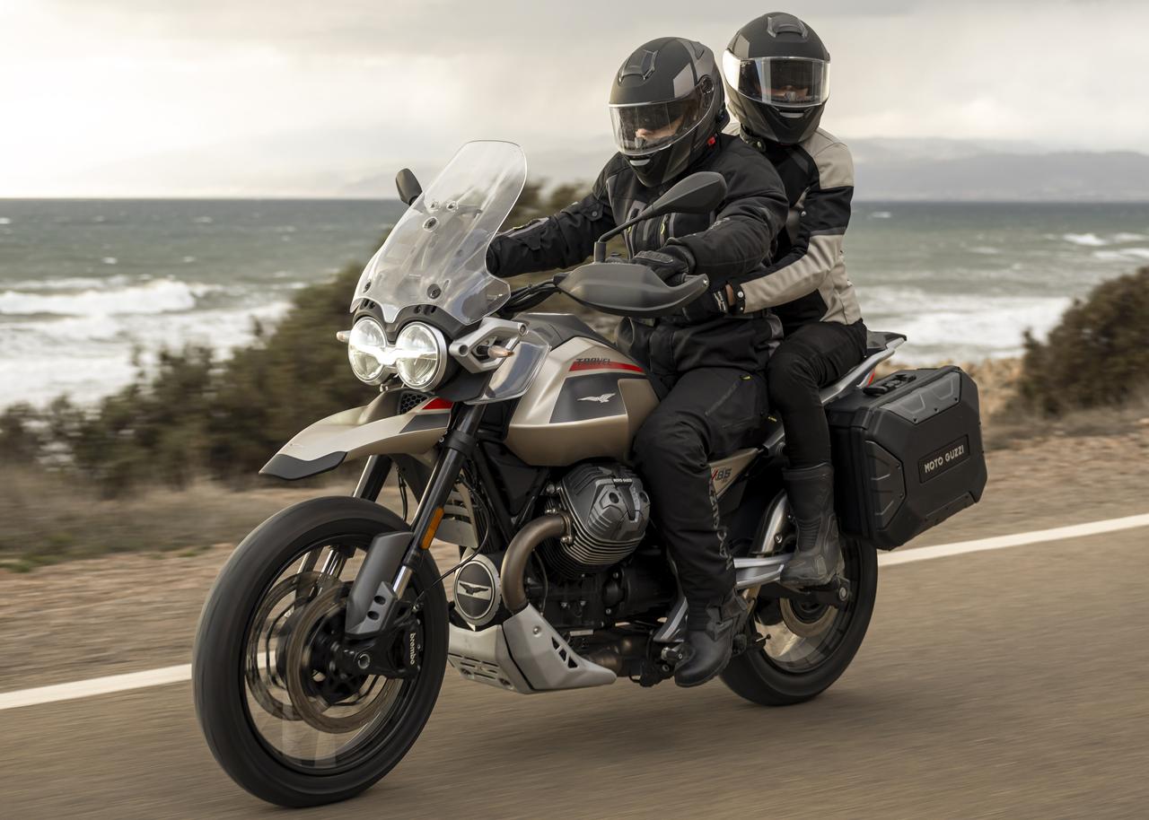 モト・グッツィ新型「V85TTトラベル」発売！ エンジンを改良してパワーアップ、TFTメーターなど装備も充実 - webオートバイ
