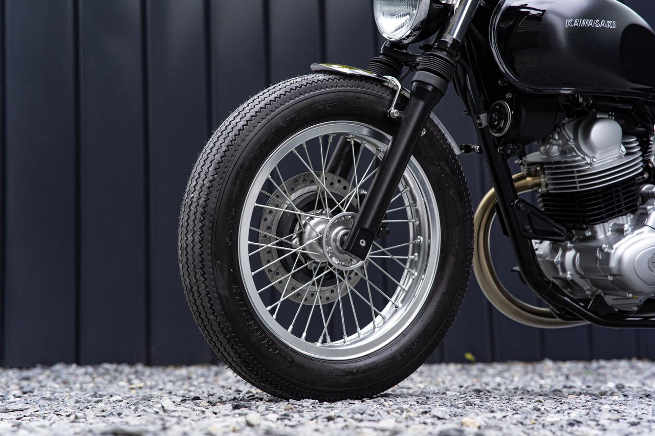 カワサキ「W230」最新カスタムをお届け!! タイを代表するカスタムショップ K-SPEEDが製作したボバースタイル - webオートバイ