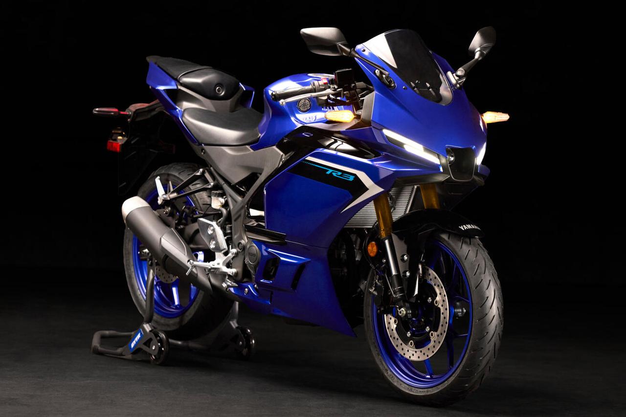 ヤマハ新型「YZF-R3」発表！ 2025年モデルでスタイリングを一新、新型「YZF-R25」の登場にも期待