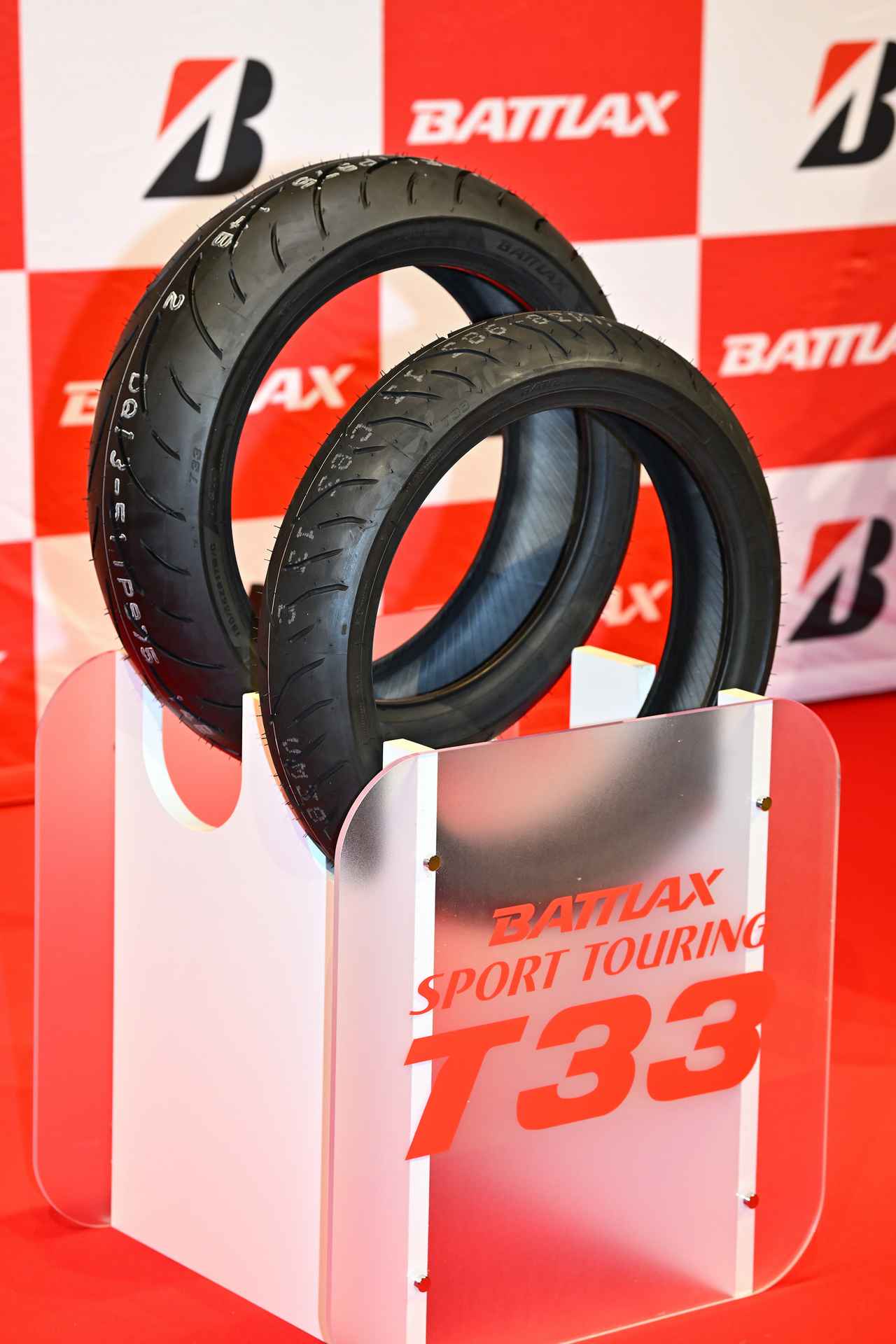 摩耗ライフが47％アップ!! ブリヂストンが新型スポーツツーリングタイヤ「BATTLAX SPORT TOURING T33」を発表！ - webオートバイ