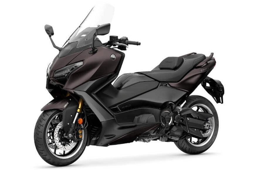 ヤマハ「TMAX560」2025年モデル発売！ 新型は装備充実、スタイリングも変更｜「TMAX560テックマックス」もラインナップ - webオートバイ