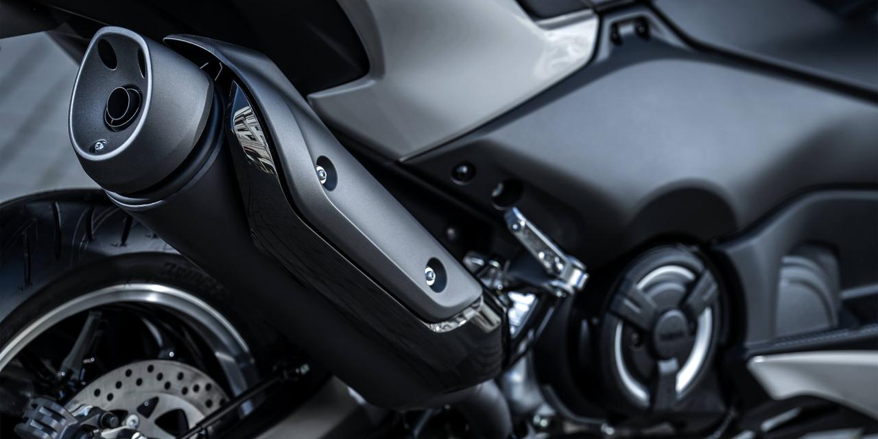 ヤマハ「TMAX560」2025年モデル発売！ 新型は装備充実、スタイリングも変更｜「TMAX560テックマックス」もラインナップ - web ...