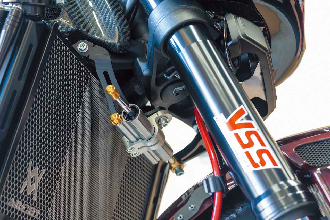 YSSで走りが変わる！ 操縦安定性を向上させる「ステアリングダンパー」を紹介｜カワサキ「Z900RS」用キットもラインナップ - webオートバイ