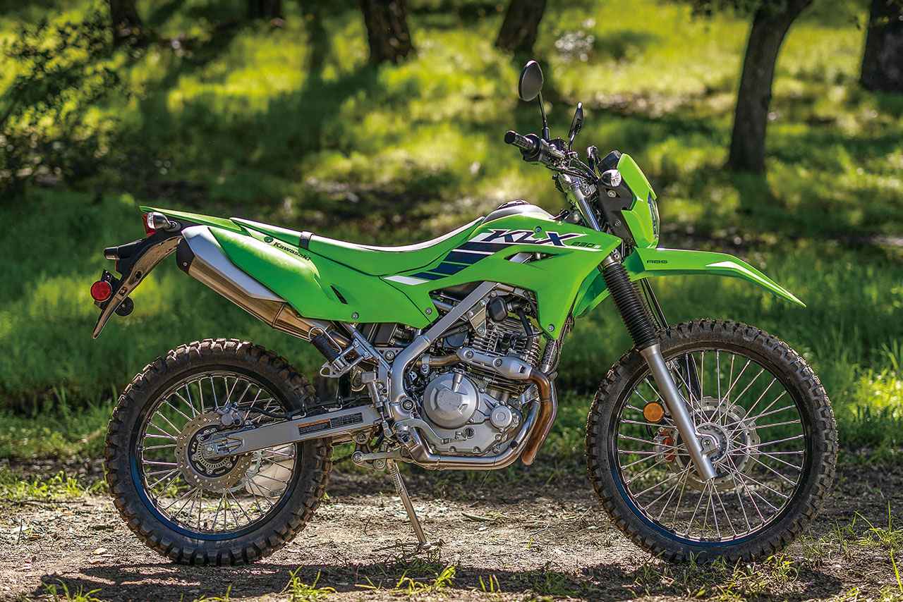 カワサキ新型「KLX230」「KLX230 S」｜オフロード走行の楽しさを存分に体感できる軽二輪トレール車 (1/2) - webオートバイ