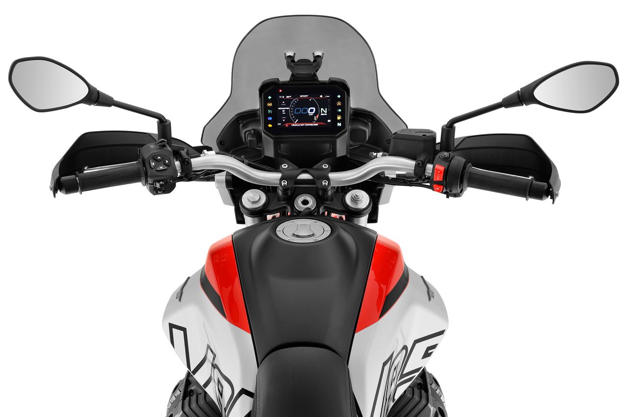 モト・グッツィ新型「V85TT」発売！ 新エンジンを搭載、ボディカラーは新色“ロッソ フジ”を採用 - webオートバイ