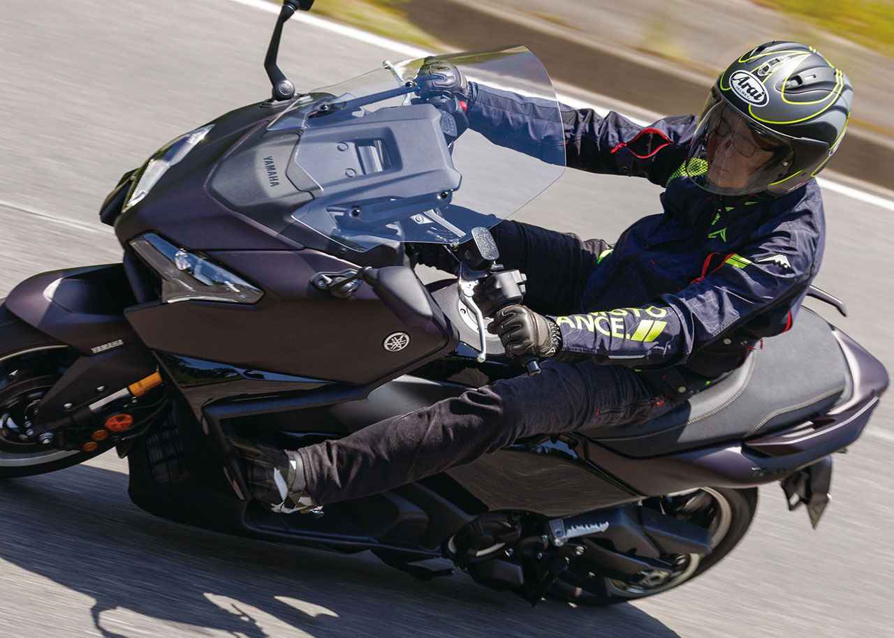 【レビュー】ヤマハ「TMAX560 TECH MAX ABS」インプレ｜進化する唯一無二のオートマチックスポーツ (3/3) - webオートバイ