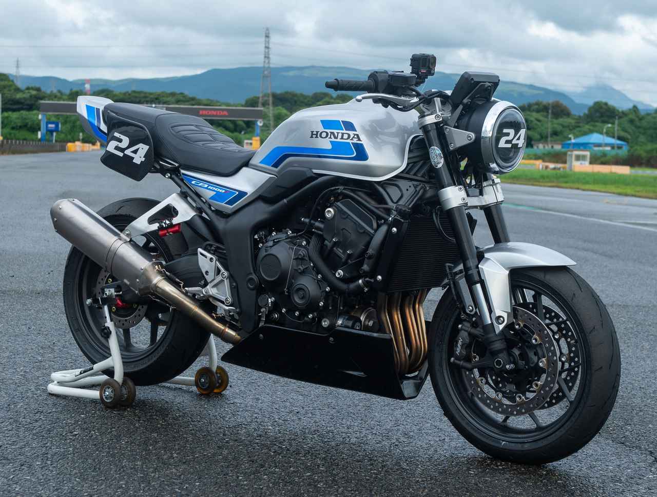 【緊急速報！】ホンダ「CB1000Fコンセプト」が圧巻のデビューウィンを達成！【鉄馬2025 with ベータチタニウムレポート】 - webオートバイ