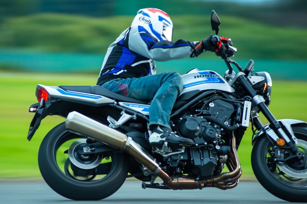 【緊急速報！】ホンダ「CB1000F」をフレディ・スペンサーが電撃試乗！ 注目のファーストインプレッションをお届け！ - webオートバイ