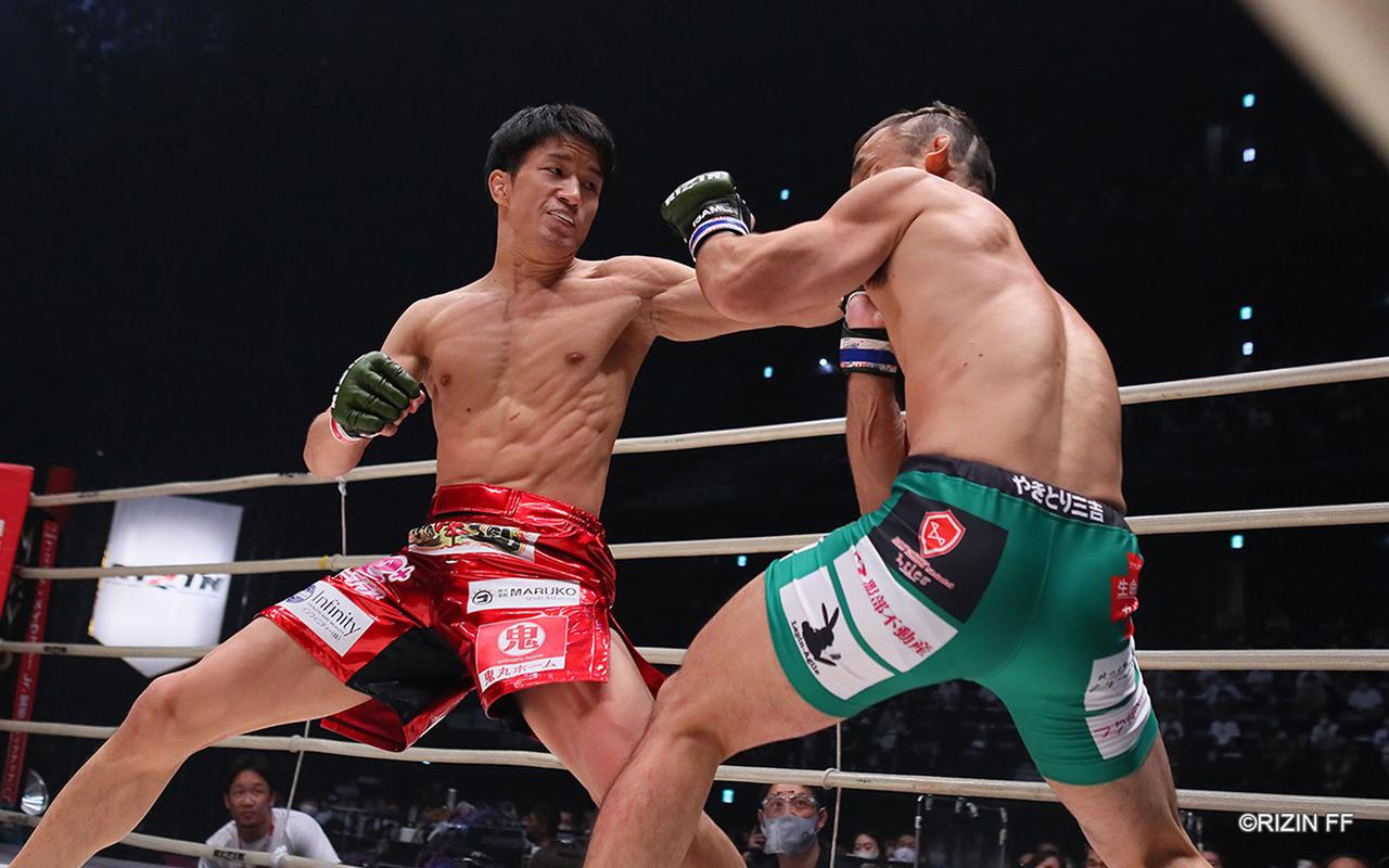 朝倉海がRIZINバンタム級新王者に！1R TKOで扇久保を下す - RIZIN FIGHTING FEDERATION オフィシャルサイト