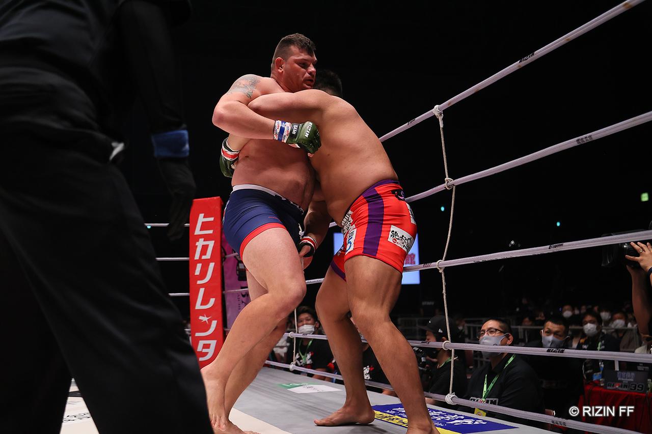 【試合結果】湘南美容クリニック Presents Rizin 39 第11試合/スダリオ剛 Vs ヤノス・チューカス Rizin