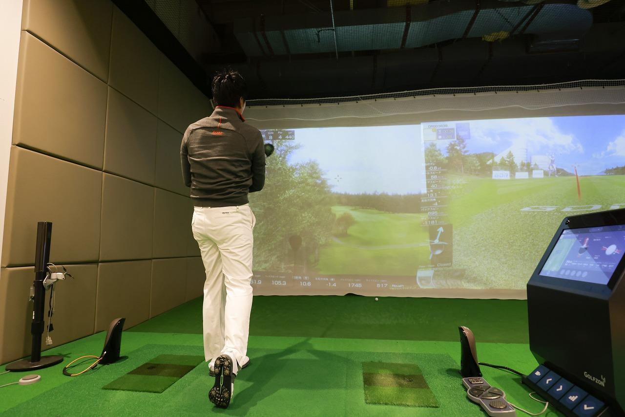 [AD] 【最新シミュレーター“ゴルフゾンGDR Plus”体験】ドッグレッグのティーショットやバンカー越えだけ集中練習も可能。上達機能が満載だった! - みんなのゴルフダイジェスト