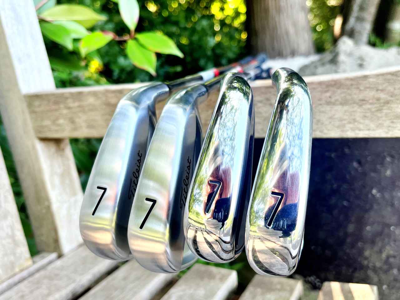 タイトリストの新アイアン「T100・T150・T200・T350」をプロが試打。4モデルの「飛距離」「方向性」「スピン量」「落下角度」をチェック! - みんなのゴルフダイジェスト